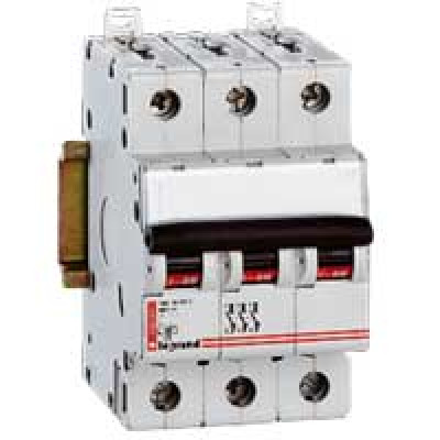Disjoncteur triphasé 20a legrand